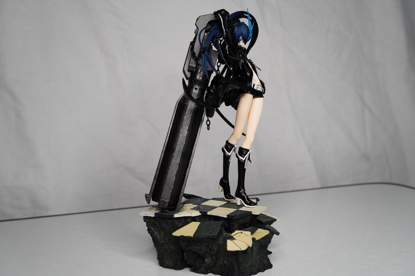 Black Rock Shooter Scale Figure Review - Good Smile | hXcHector.com