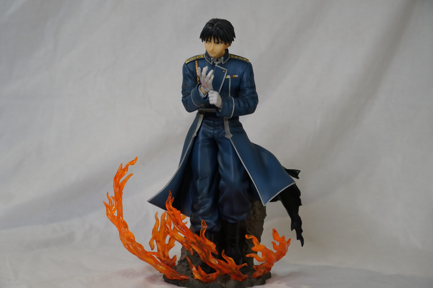 Flame Alchemist Roy Mustang Figure - Kotobukiya | hXcHector.com
