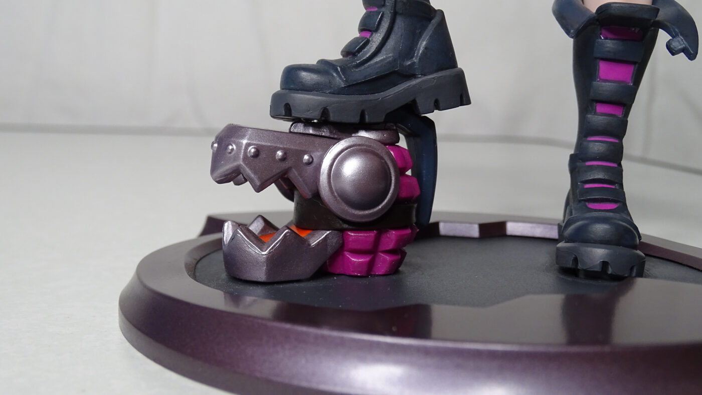 League of Legends Jinx Unlocked Figure Review | hXcHector.com
